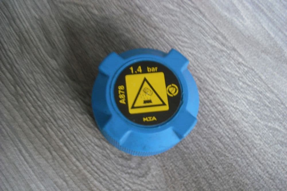 sold FIAT PUNTO MK2 WATER COOLANT EXPANSION TANK RADIATOR CAP