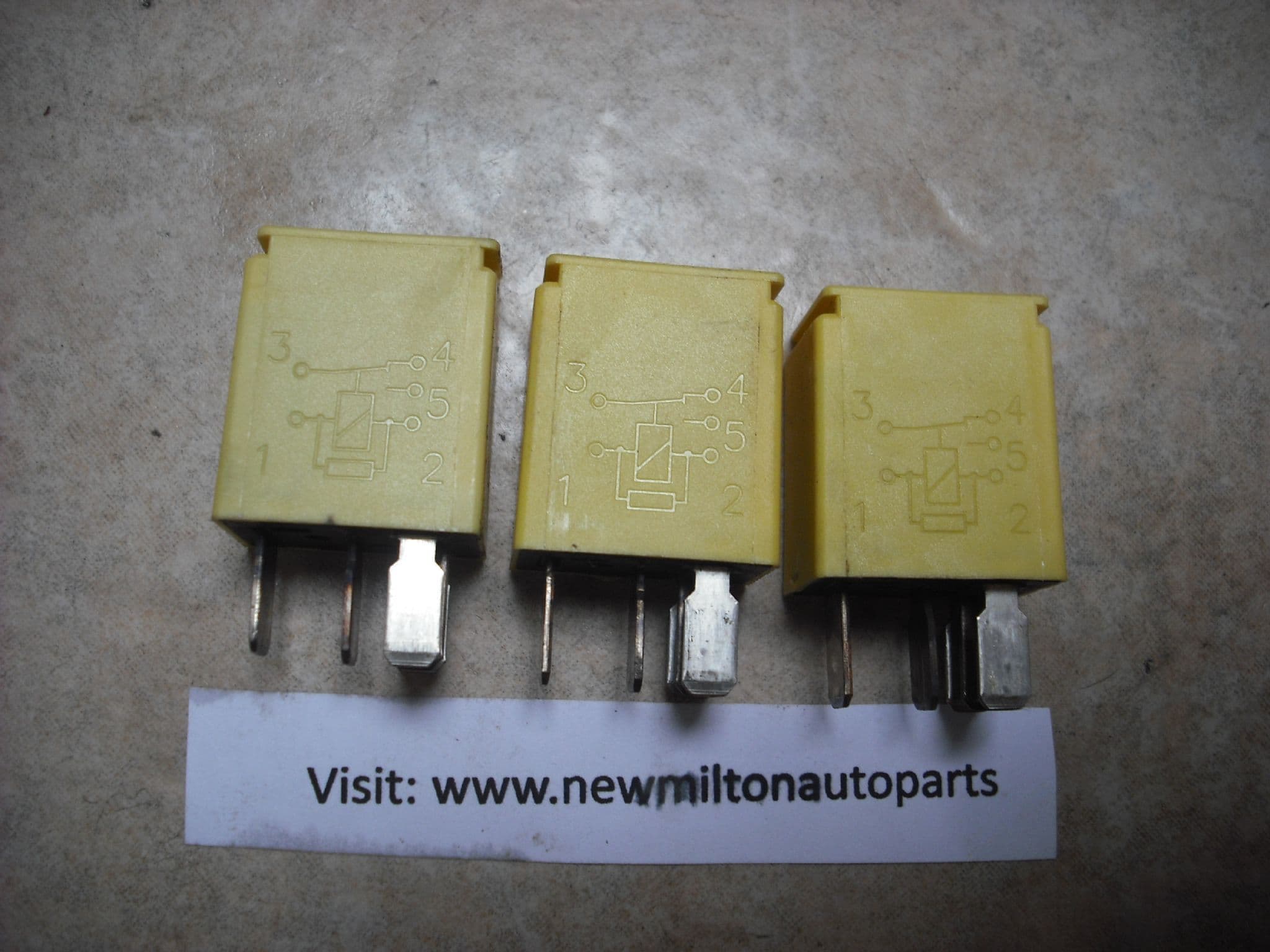 SOLD GENUINE JAGUAR S TYPE RELAYS YELLOW XR83-14B192-AA