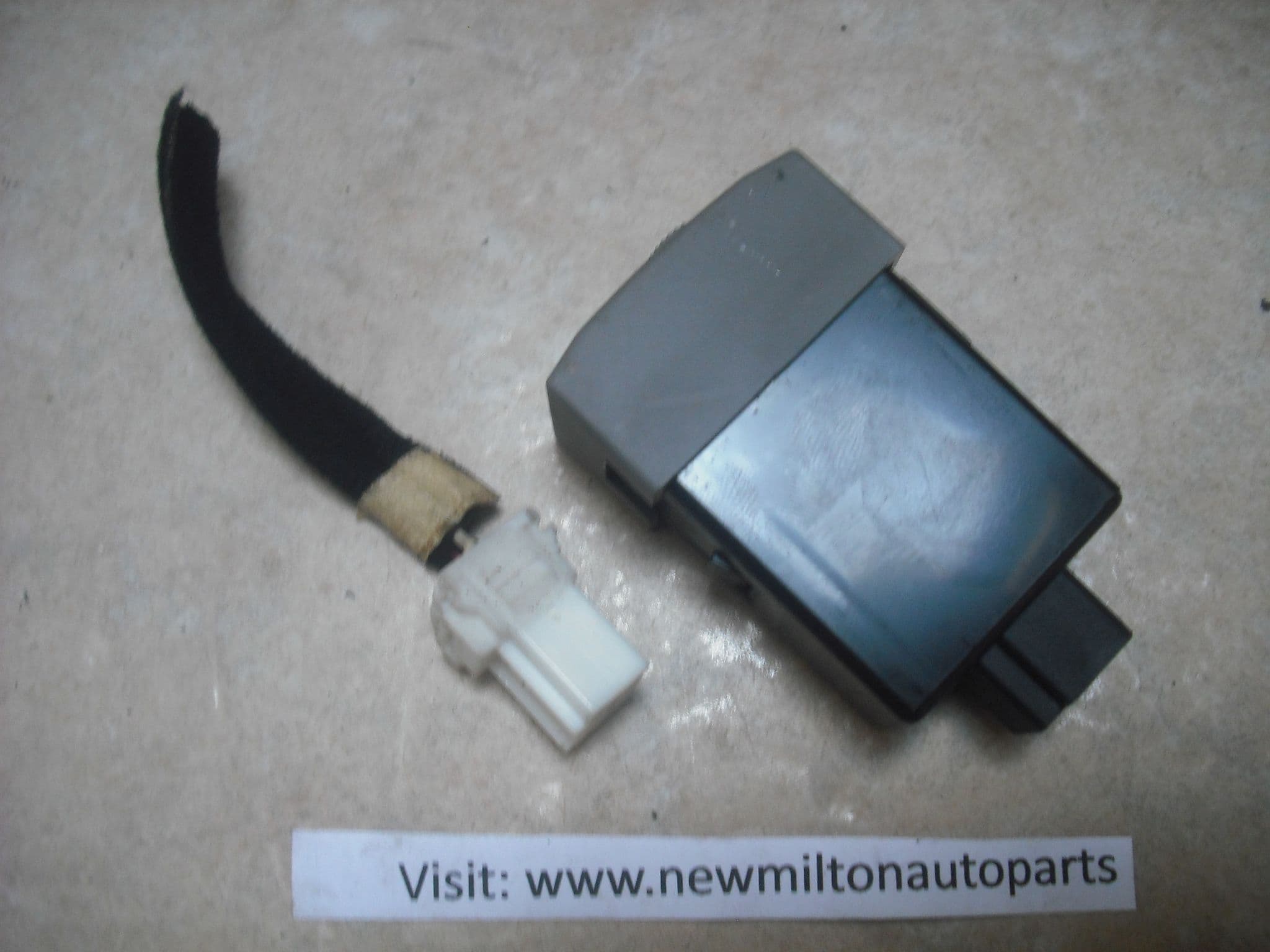 SOLD KIA SORENTO 2003-2006 HEADLIGHT HEADLAMP HEIGHT LEVEL ADJUSTMENT ...