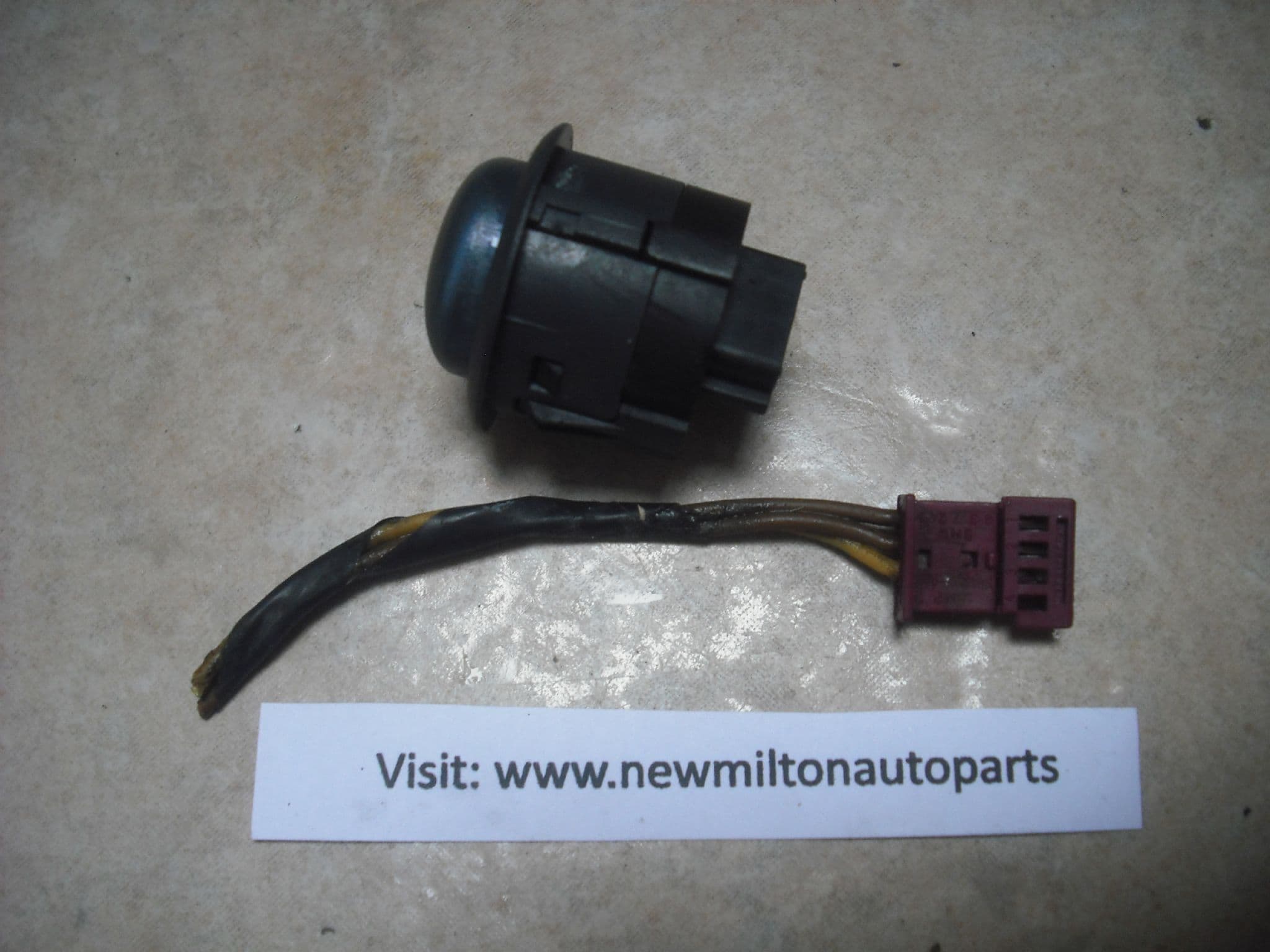 sold SMART CAR FORTWO 450 TAILGATE BOOT TRUNK RELEASE SWITCH