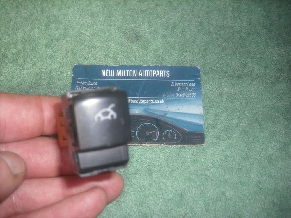 sold sold 1C0959831 A GENUINE VW VOLKSWAGEN BEETLE TAILGATE TRUNK ...