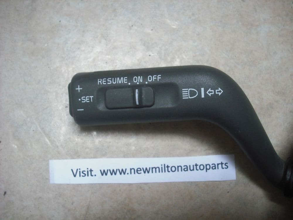 SOLD SOLD 30618230 VOLVO V40 S40 INDICATOR CRUISE CONTROL STALK SWITCH