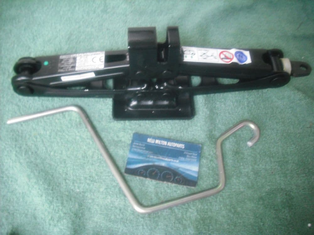 SOLD SOLD A GENUINE FIAT 500 CAR LIFT JACK FROM THE TOOL KIT