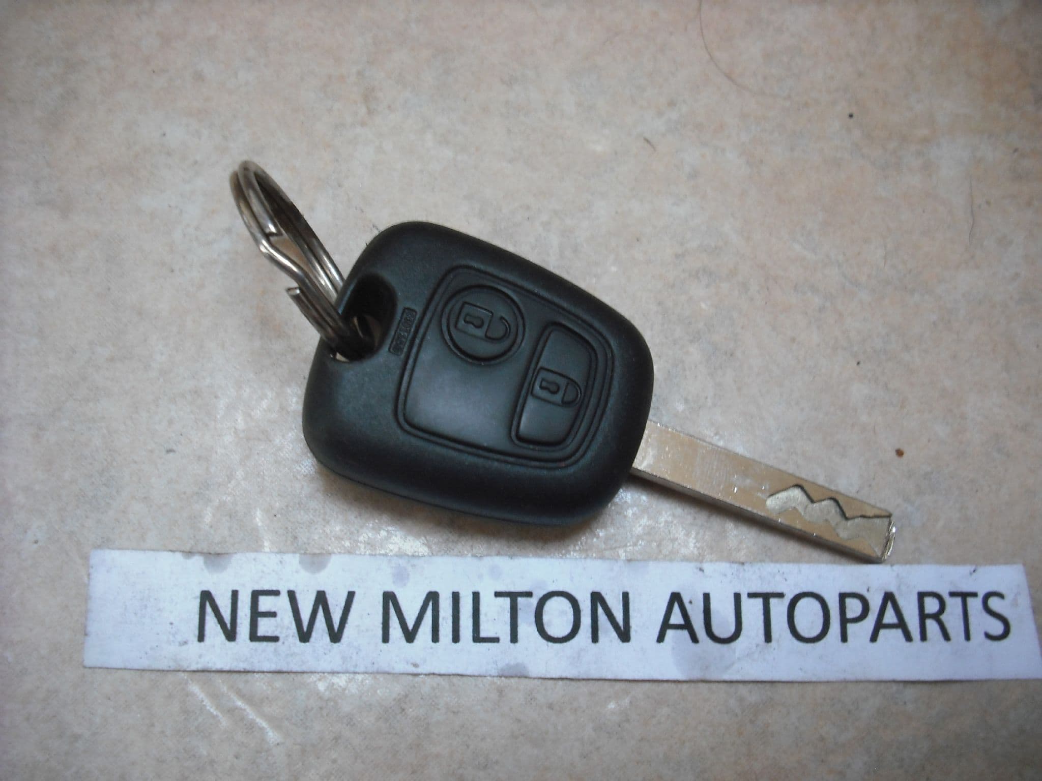 SOLD SOLD A GENUINE TOYOTA AYGO MK1 CENTRAL LOCKING REMOTE CONTROL KEY FOB