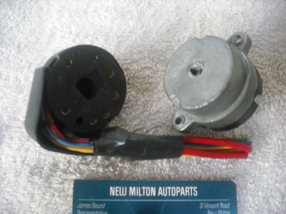 SOLD SOLD A GENUINE VOLVO 850 IGNITION SWITCH ELECTRIC CONTACT PLUG ...