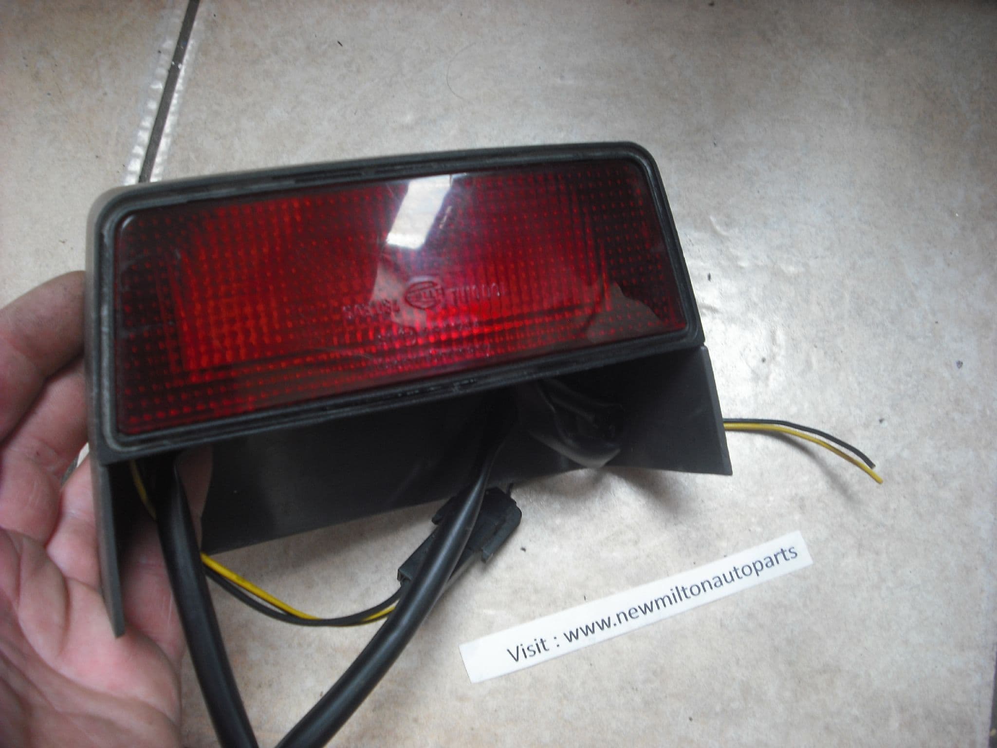 sold sold A GENUINE VOLVO 940 960 REAR TAILGATE HIGH LEVEL BRAKE LIGHT