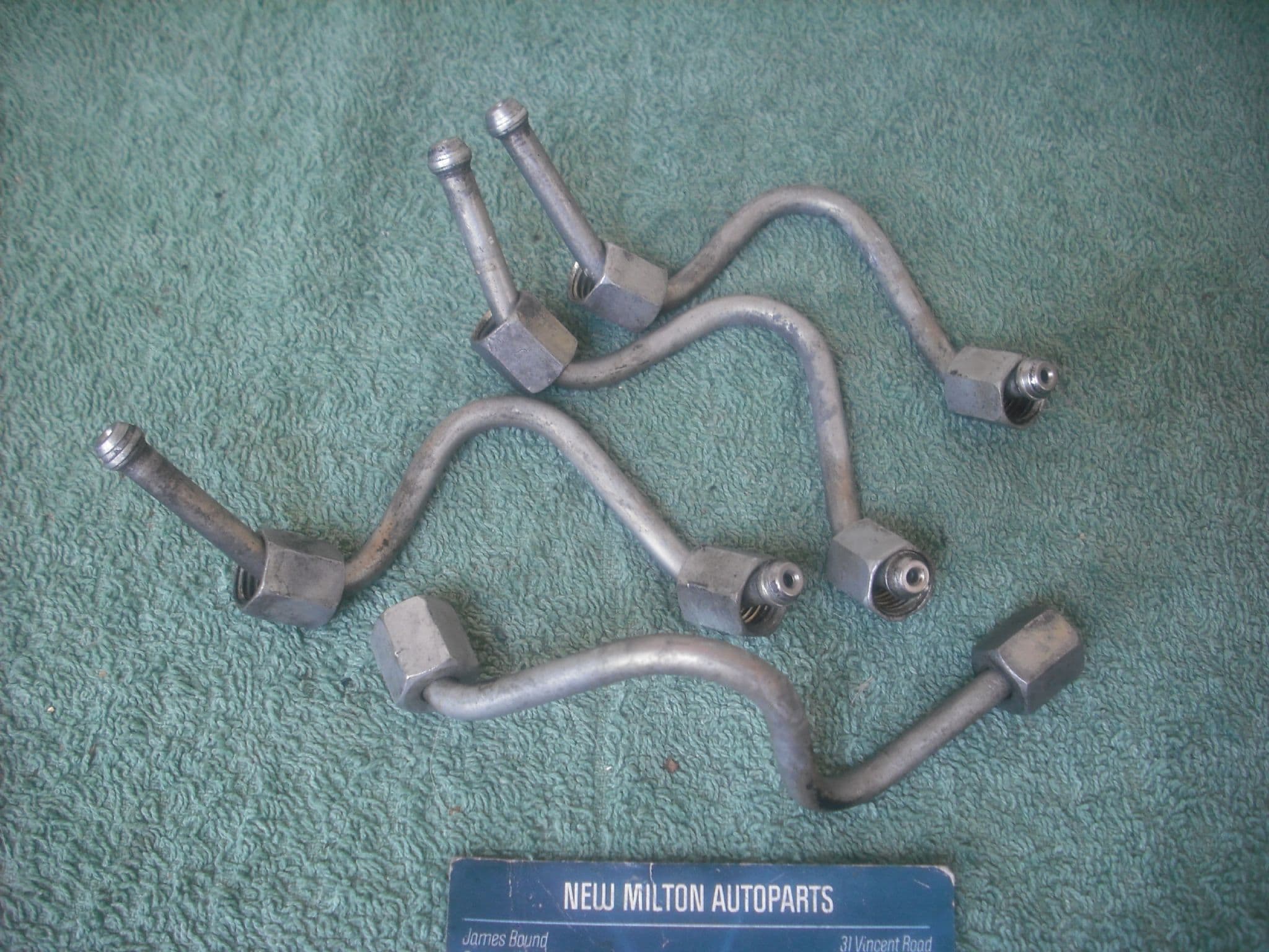 SOLD SOLD A SET OF GENUINE MERCEDES BENZ C220 CDi FUEL INJECTOR ...