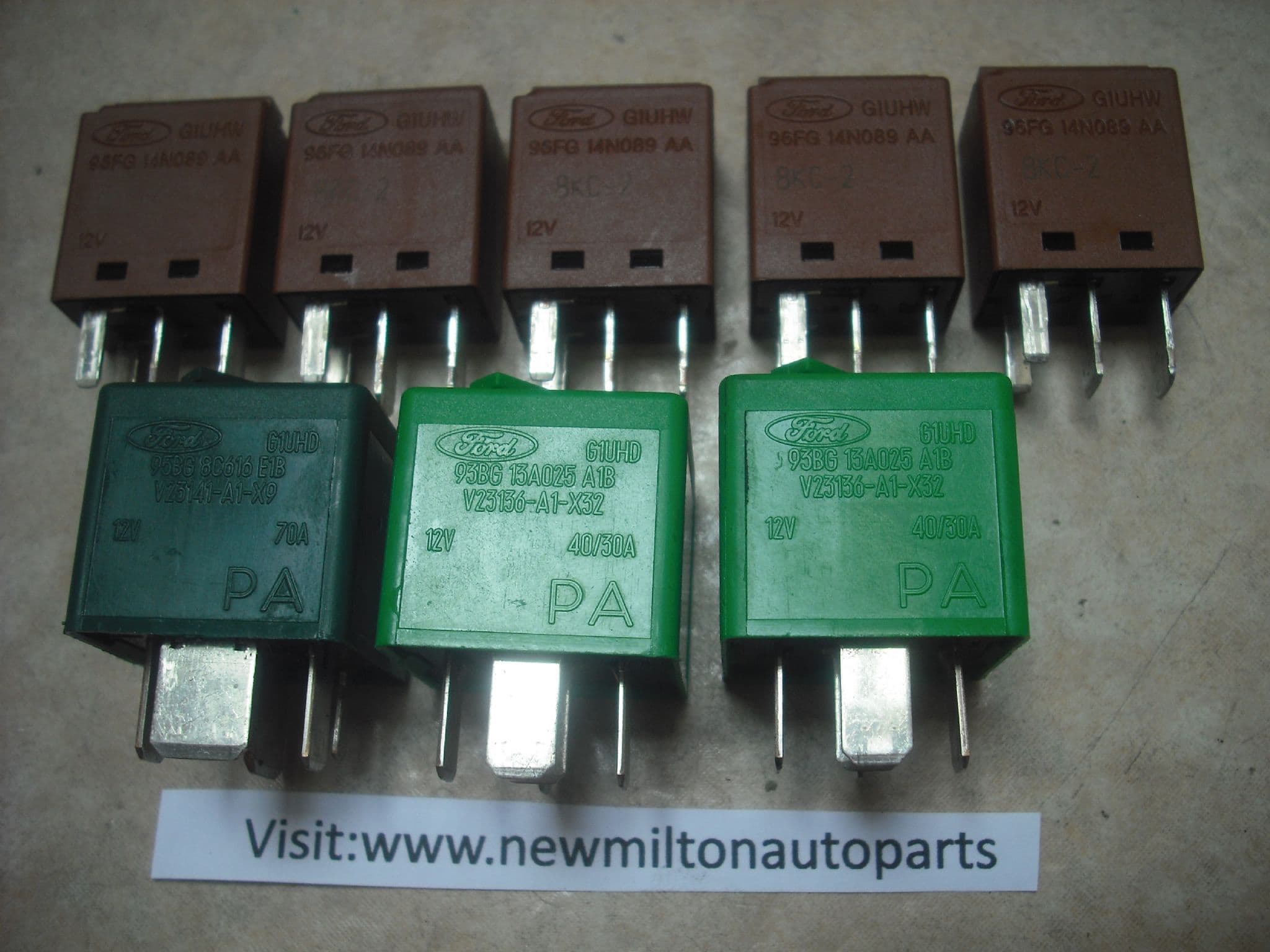 SOLD SOLD GENUINE FORD FIEST5A MK4 RELAYS FROM THE ENGINE BAY FUSE BOX