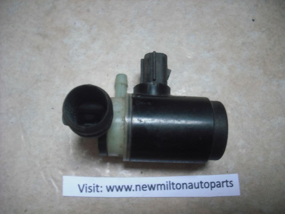 SOLD SOLD JAGUAR XJ6 X300 FRONT WINDOW WINDSCREEN WASHER PUMP