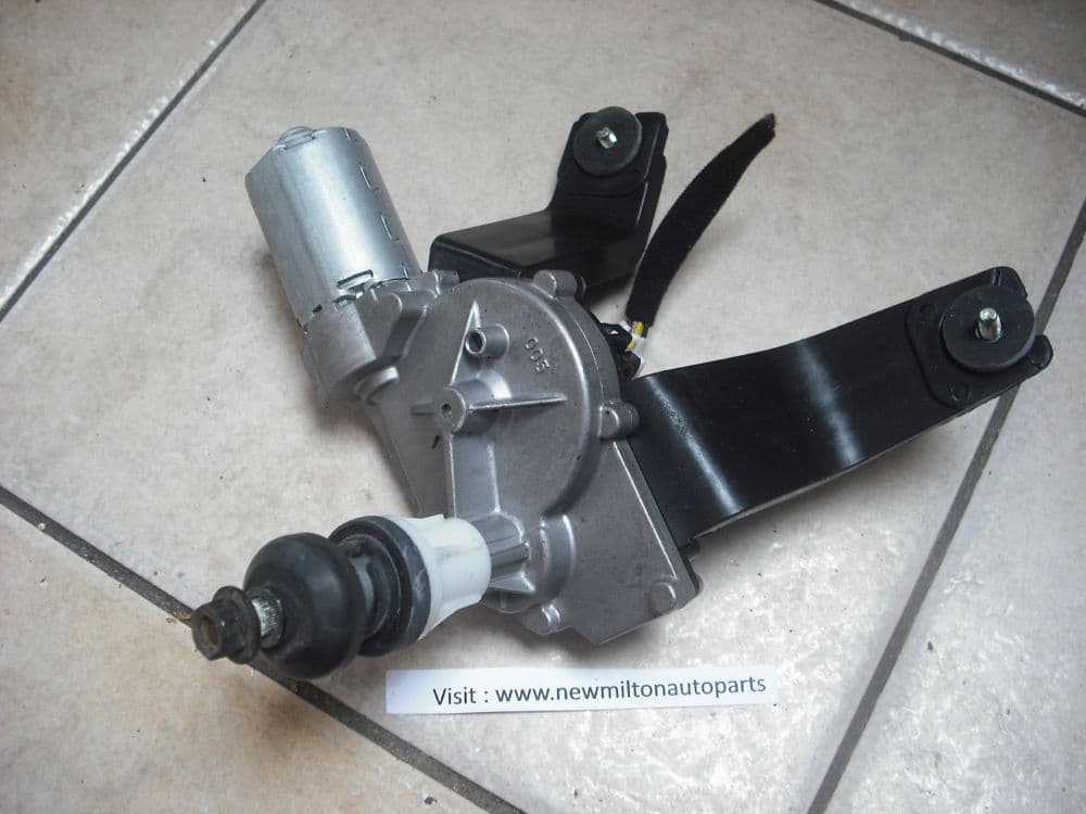 SOLD SOLD KAMCO ADO F 00S 2B2 155 98700-4D000 KIA SEDONA REAR WINDOW ...