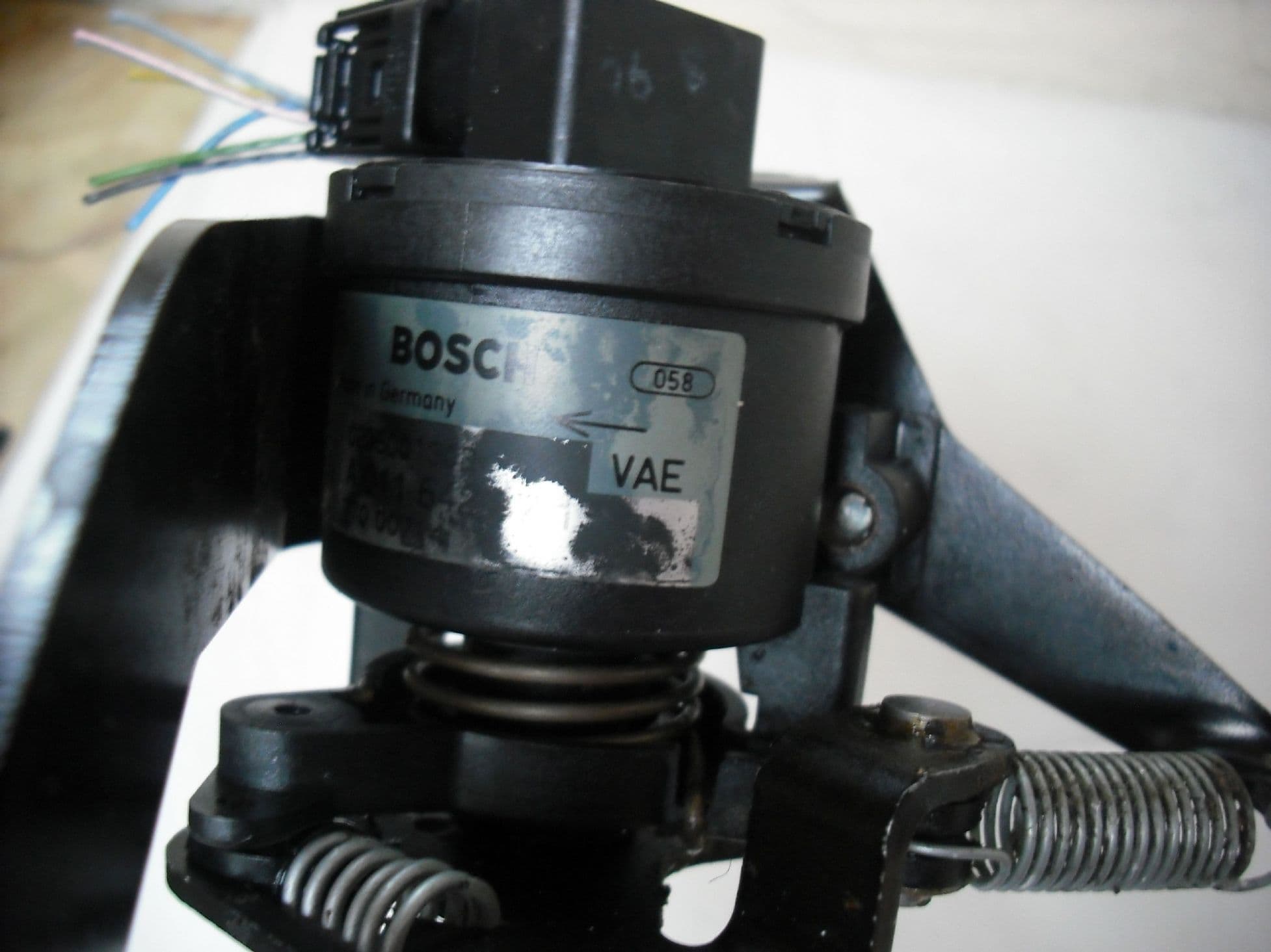 SOLD SOLD MERCEDES W140 S CLASS THROTTLE POSITION SENSOR A 011 542 87 17