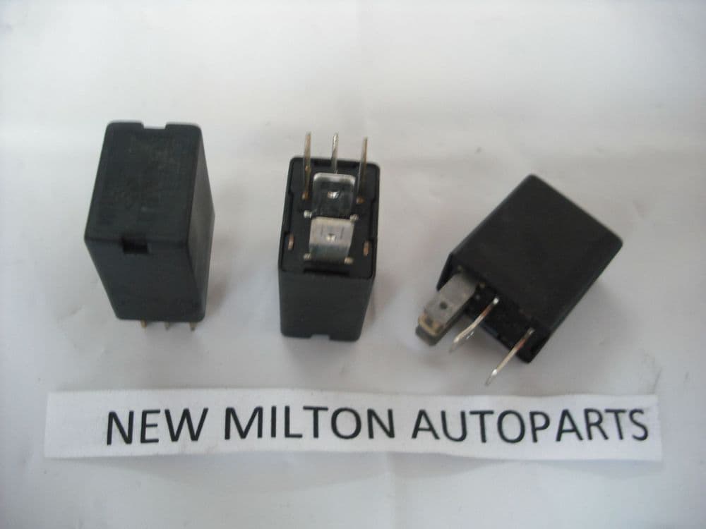 SOLD SOLD RENAULT SCENIC MK1 BLACK BITRON RELAYS X 3 7700414484