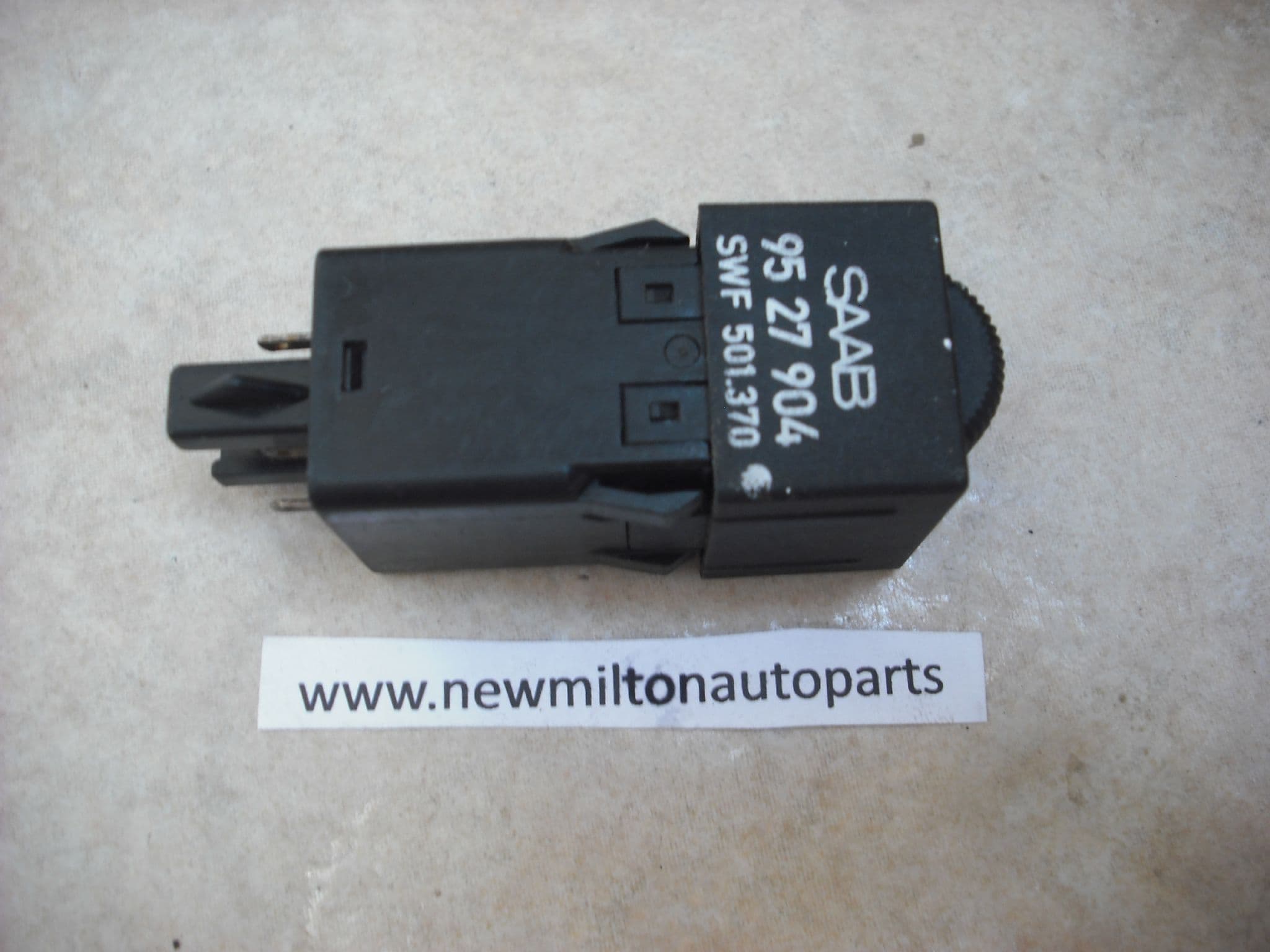 sold sold SAAB 9000 AND 900 CLASSIC HEADLIGHT LEVELING ADJUSTMENT SWITCH 95 27 904 40 83 879