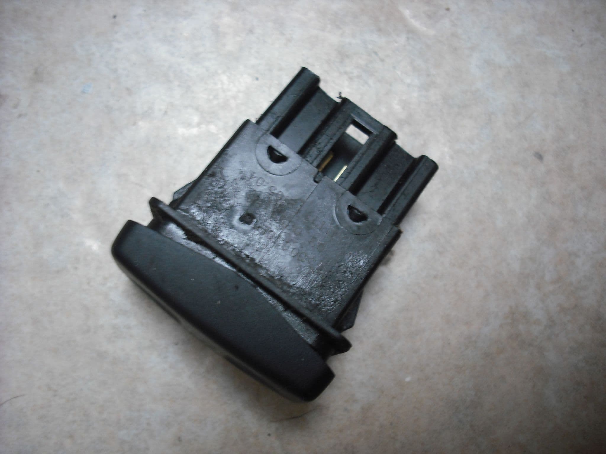 sold sold YUF500050PUY A GENUINE LAND ROVER FREELANDER REAR WINDOW ...