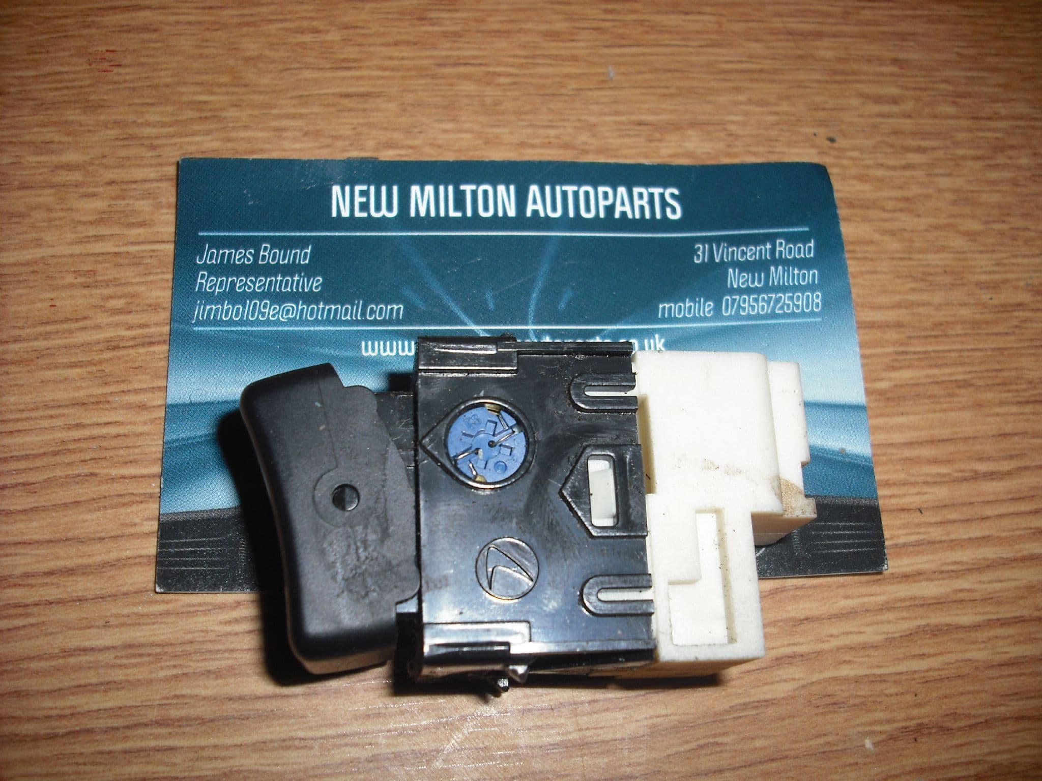 SOLD SUBARU LEGACY AUTO TRANSMISSION POWER A/T HOLD SWITCH