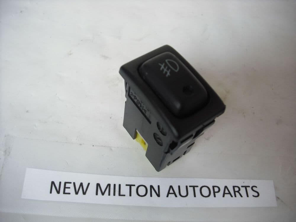 sold SUZUKI IGNIS 2000-2003 FRONT FOG LIGHT SWITCH