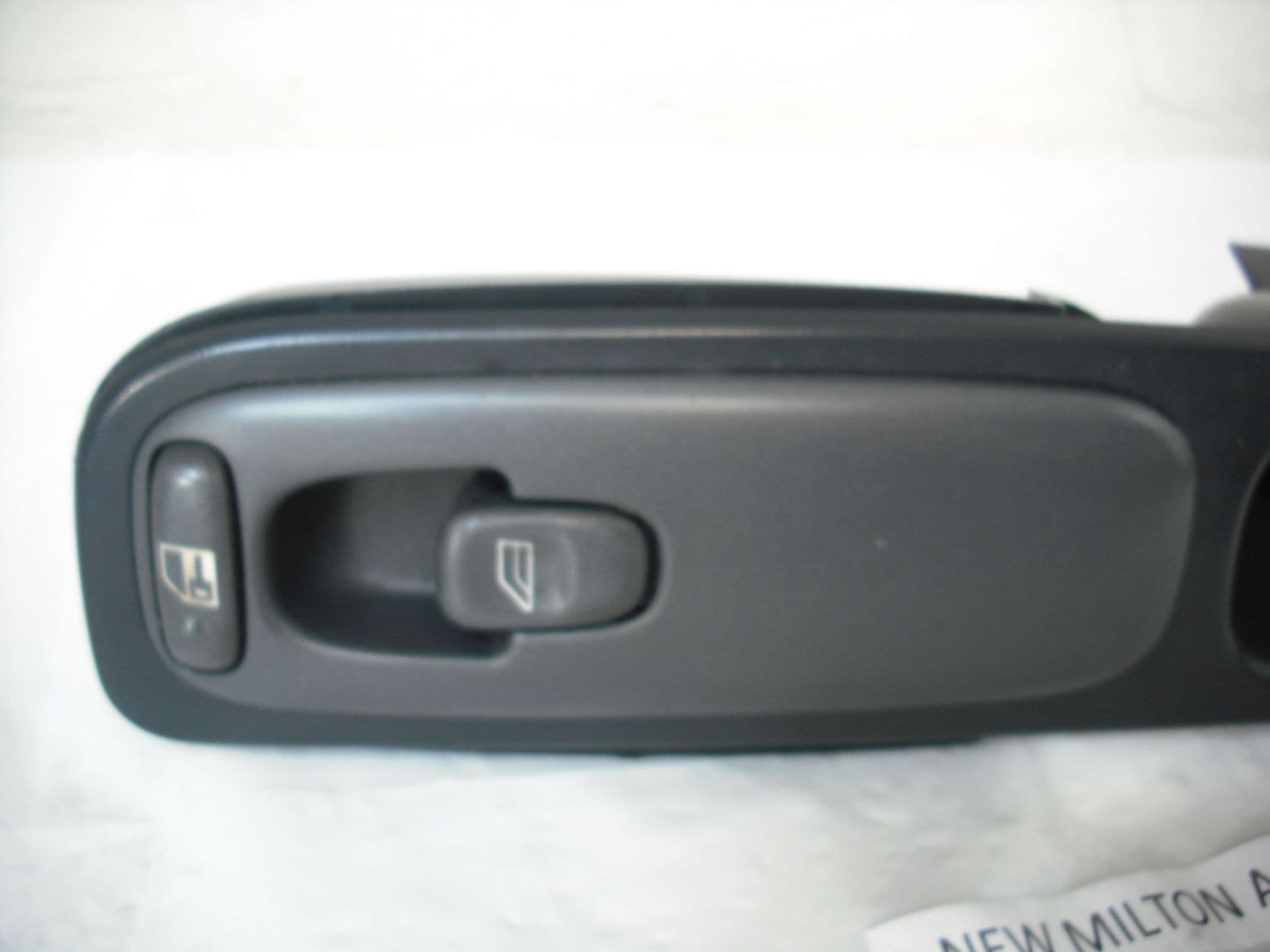 SOLD VOLVO C70 CONVERTIBLE PASSENGER DOOR ELECTRIC WINDOW SWITCH N/S LEFT