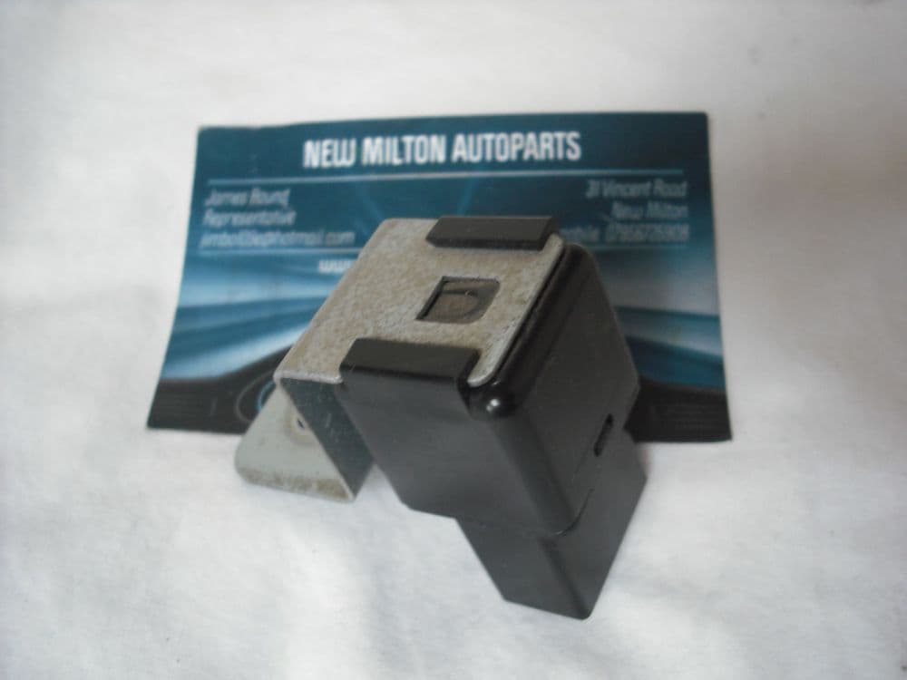 SORRY OUT OF STOCK SUBARU LEGACY OUTBACK INDICATOR FLASHER RELAY 020301