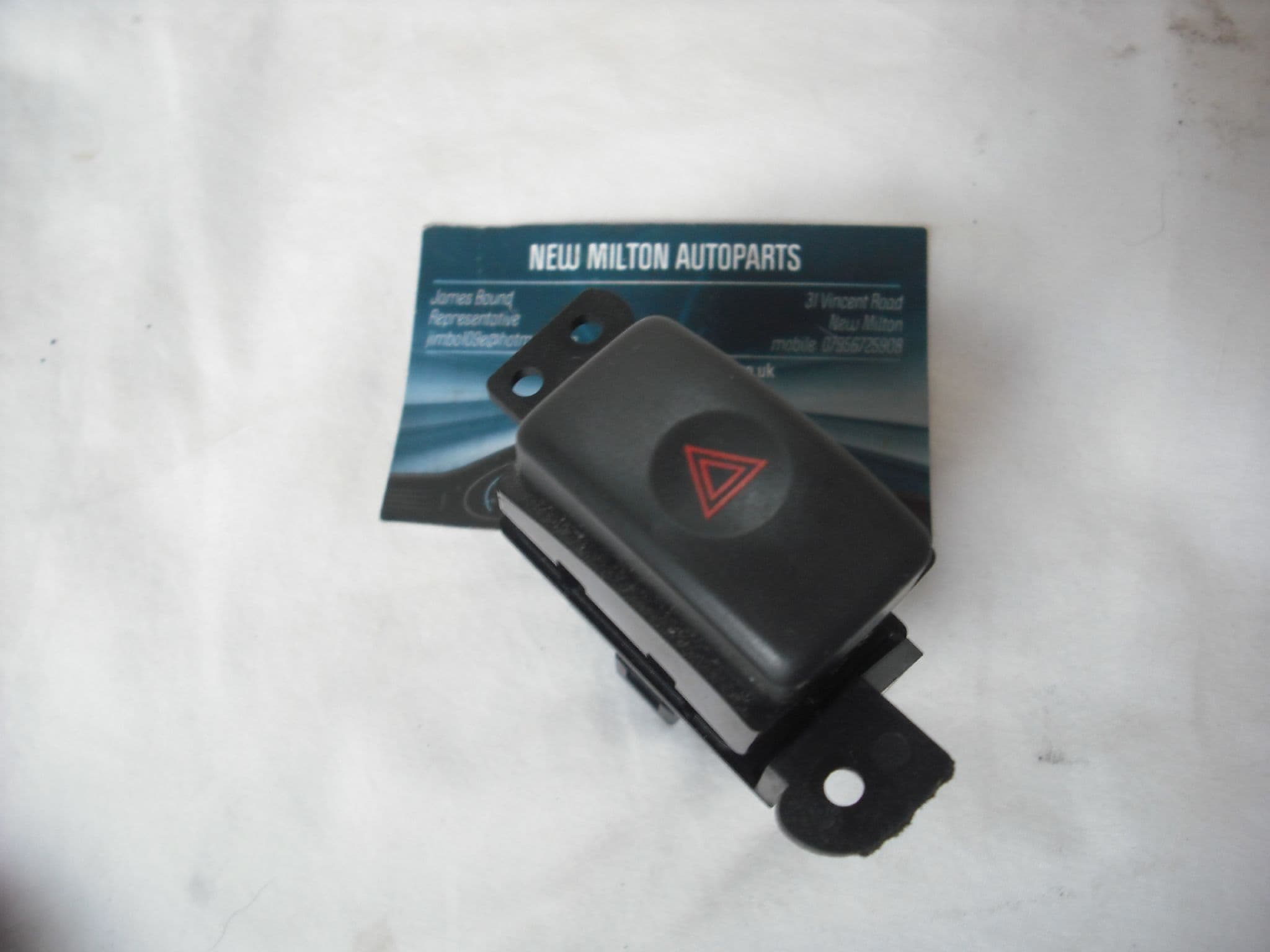 SUBARU LEGACY OUTBACK HAZARD WARNING LIGHT SWITCH NILES 06016