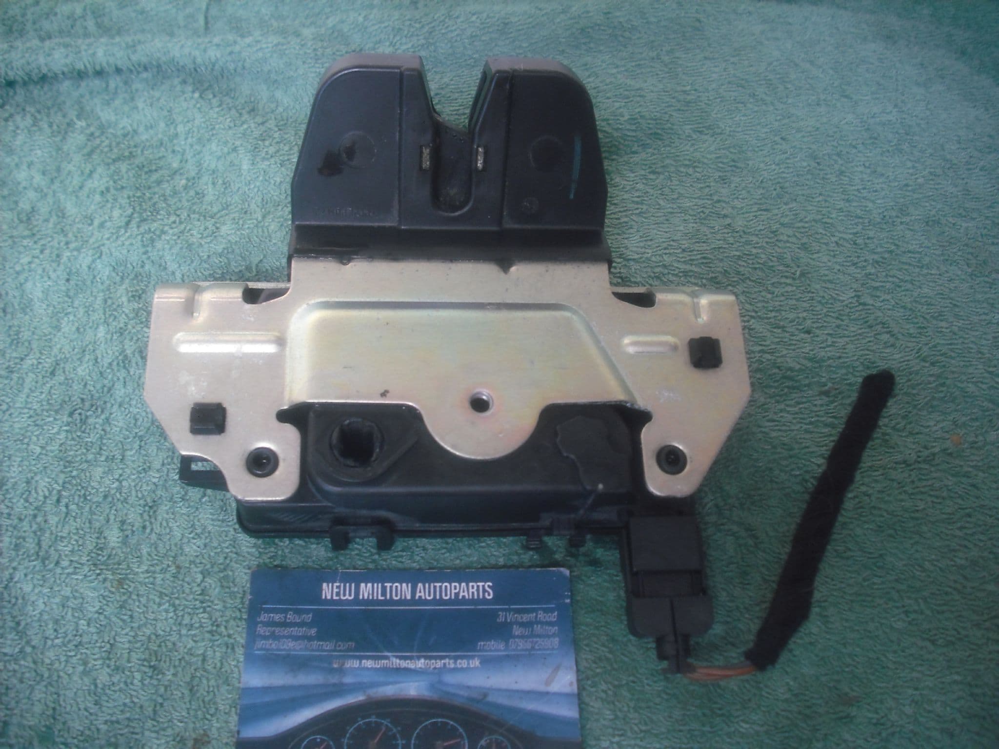 TAILGATE BOOT CATCH LOCK WITH CENTRAL LOCKING SOLENOID ACTUATOR ...