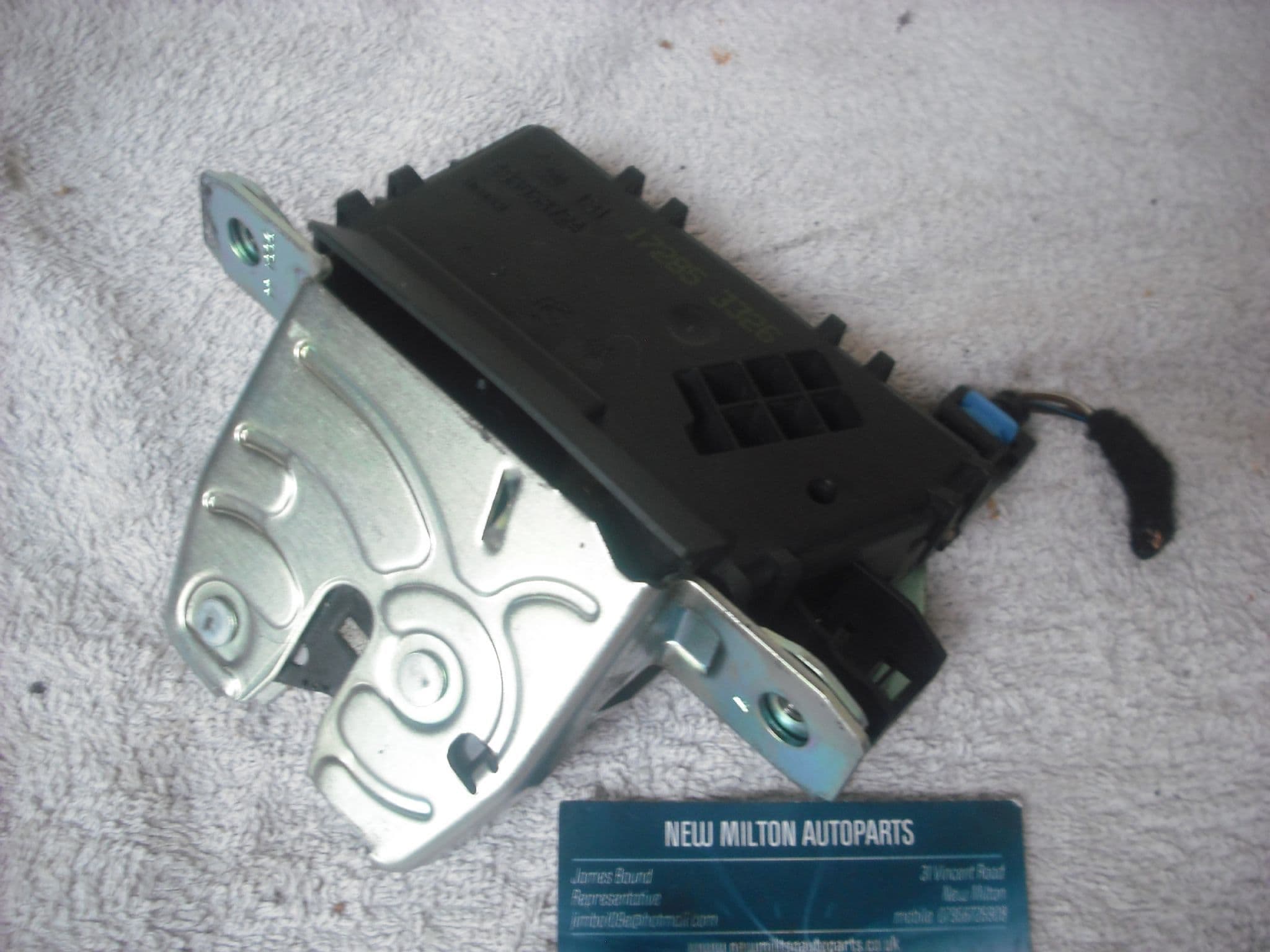 TAILGATE BOOT CATCH LOCK WITH CENTRAL LOCKING SOLENOID ACTUATOR ...