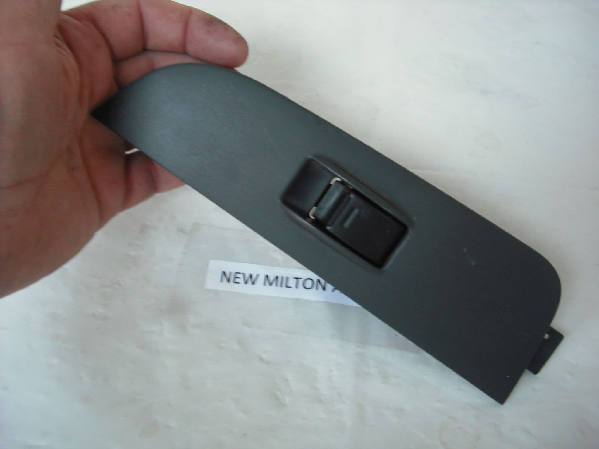 TOYOTA COROLLA FRONT PASSENGER DOOR ELECTRIC WINDOW SWITCH