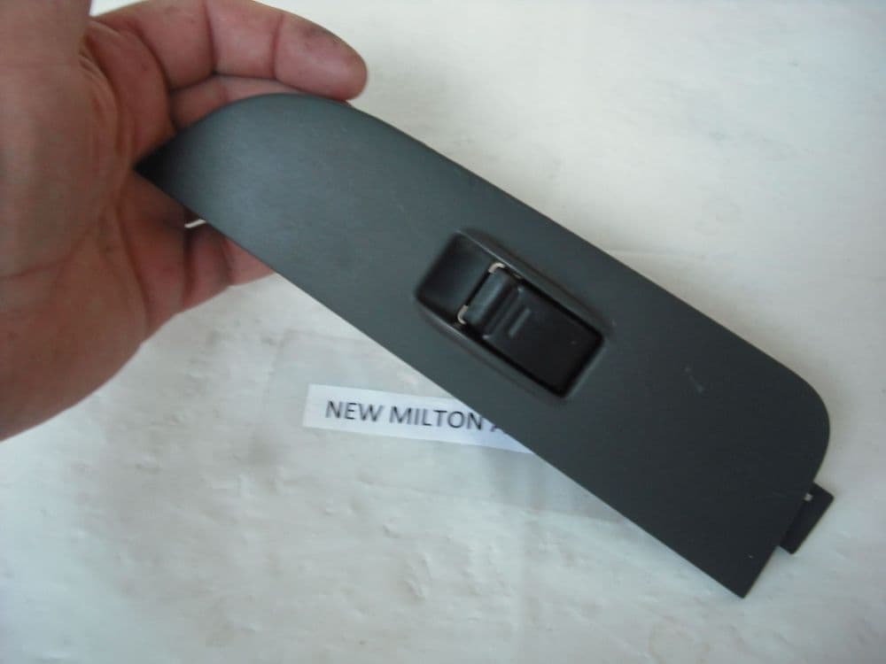 TOYOTA COROLLA FRONT PASSENGER DOOR ELECTRIC WINDOW SWITCH