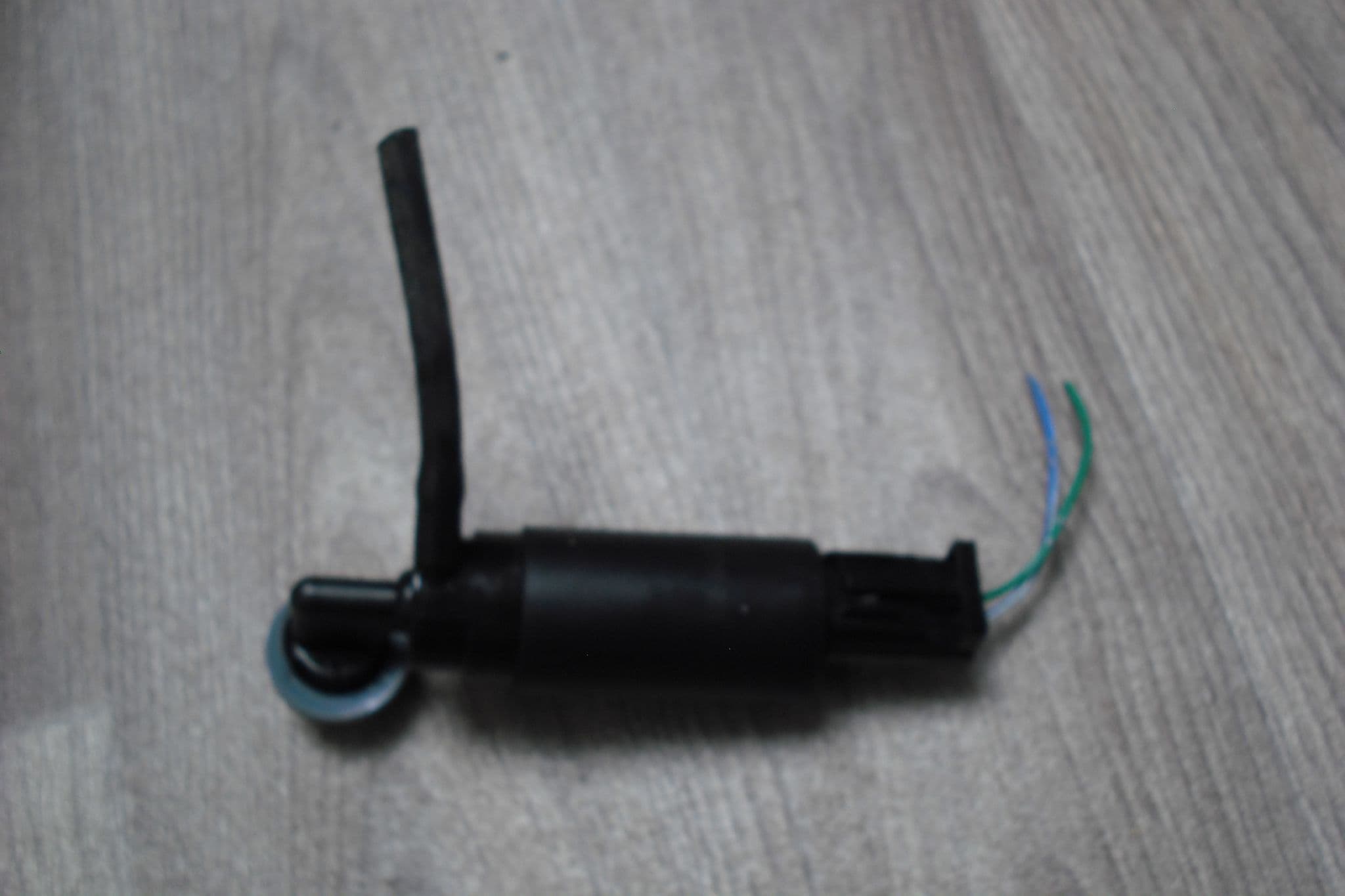 TOYOTA YARIS MK1 VVTI WINDOW WASHER PUMP MOTOR BLACK TOP