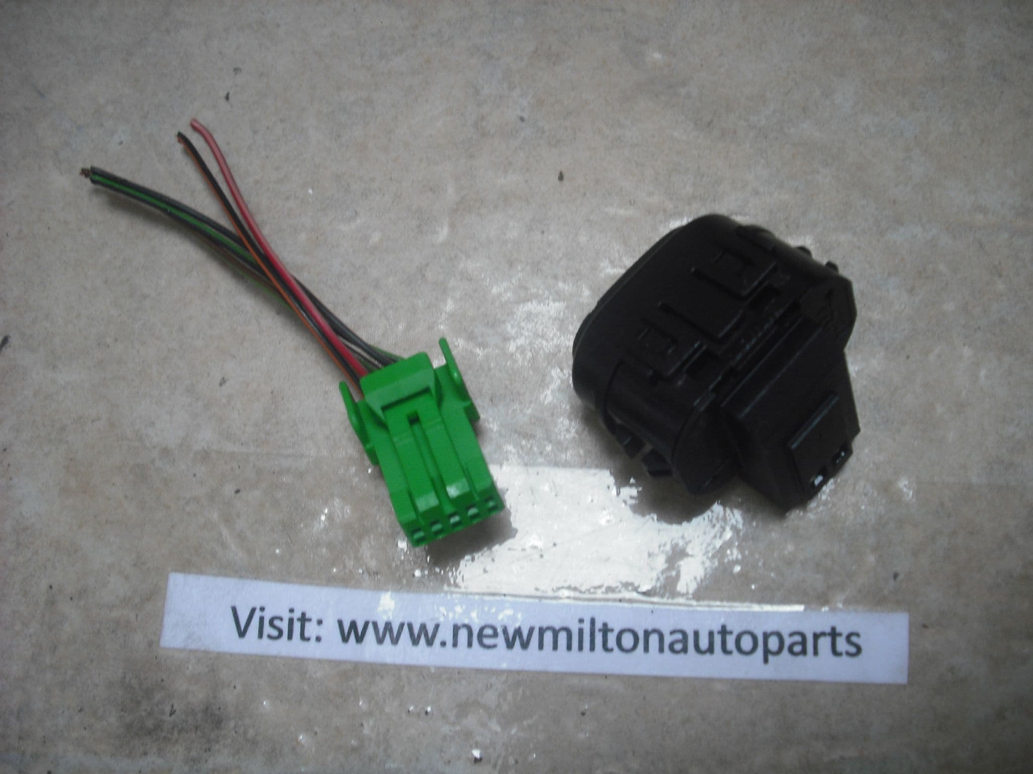 TRW JAGUAR XJ8 X308 LEFT SIDE REAR OR FRONT DOOR ELECTRIC WINDOW SWITCH