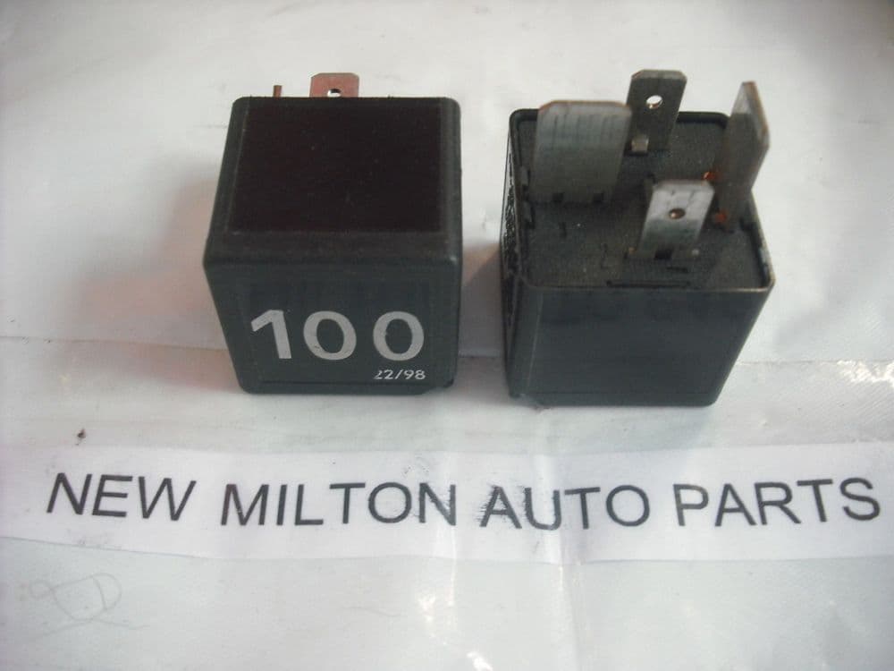 VOLKSWAGEN PASSAT 2 X RELAYS 100 95VW 10K705 CA 7M0 951 253 A