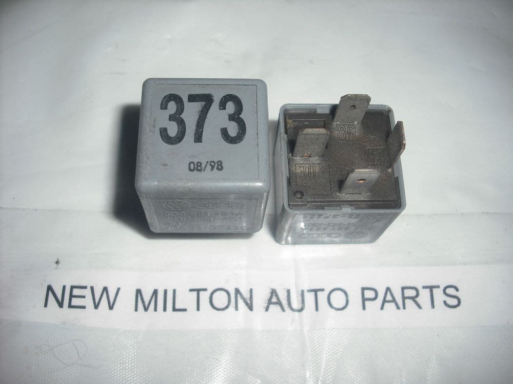 VOLKSWAGEN PASSAT 2 X RELAYS 373 8D0 951 253 A
