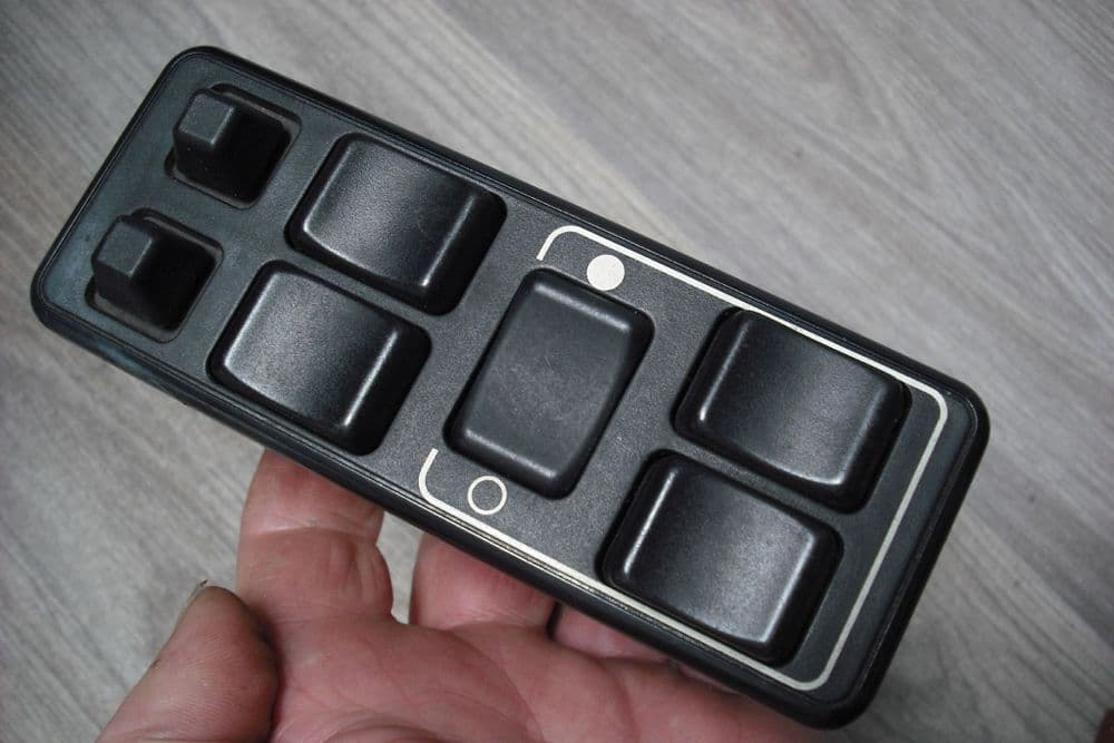 VOLVO 740 760 940 960 DRIVERS DOOR ELECTRIC WINDOW SWITCH PACK