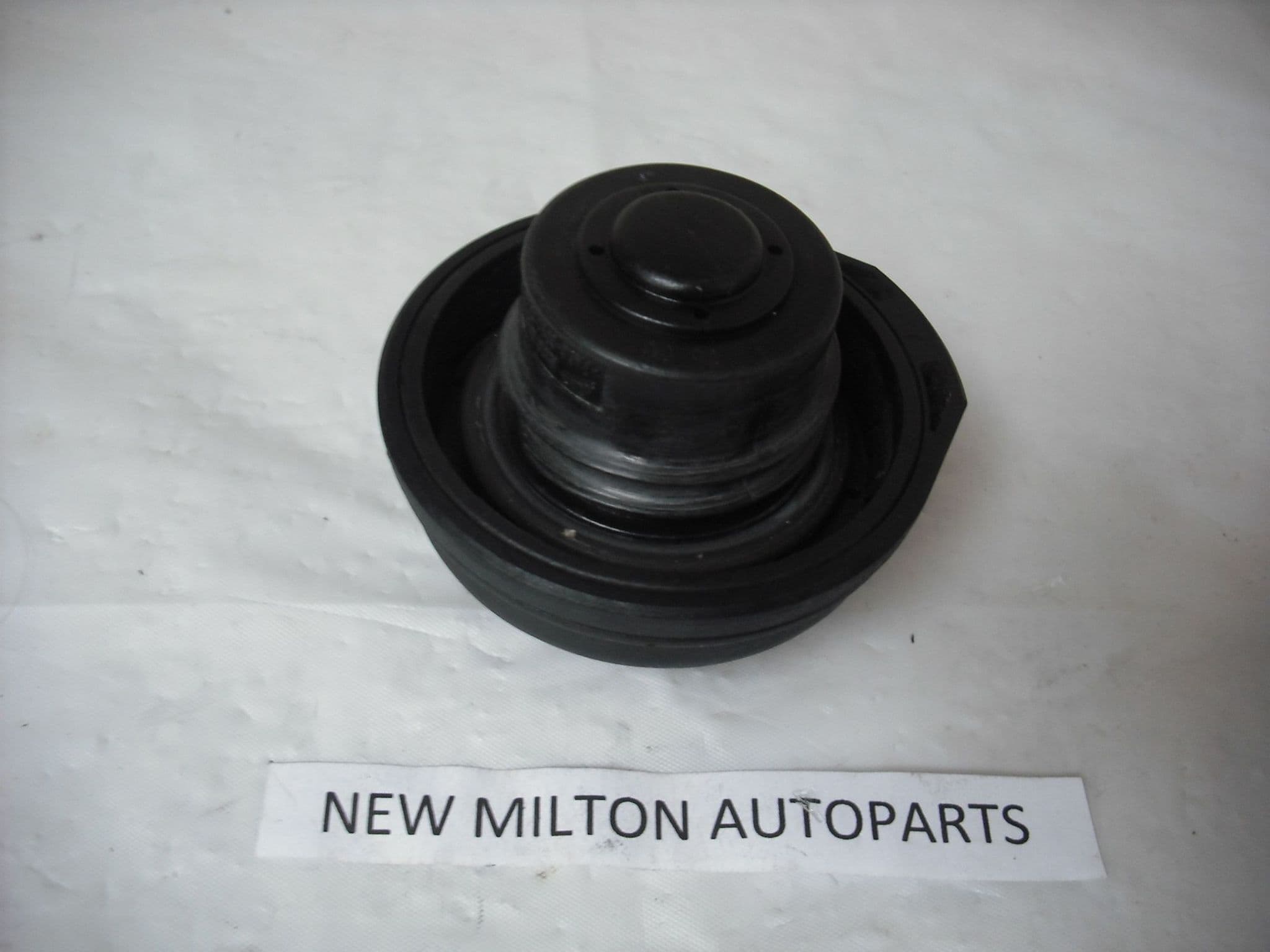VOLVO 850 C70 S70 V70 GENUINE VOLVO PETROL OR DIESEL FUEL CAP