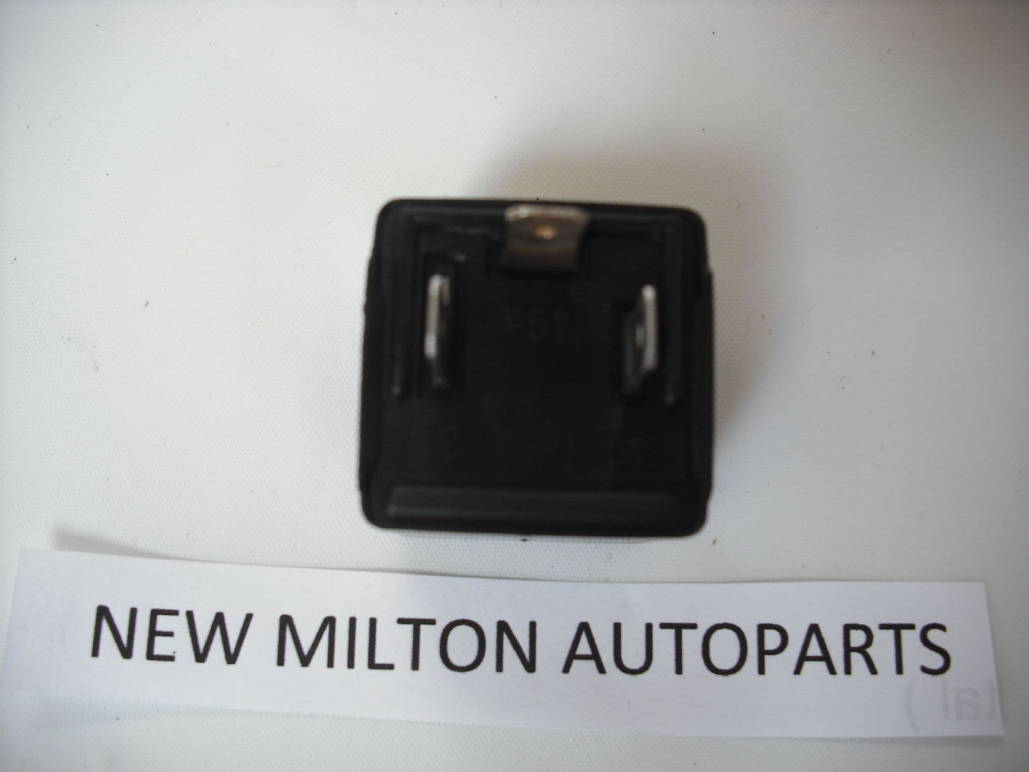VOLVO 940 960 ETC INDICATOR FLASHER RELAY 9442468
