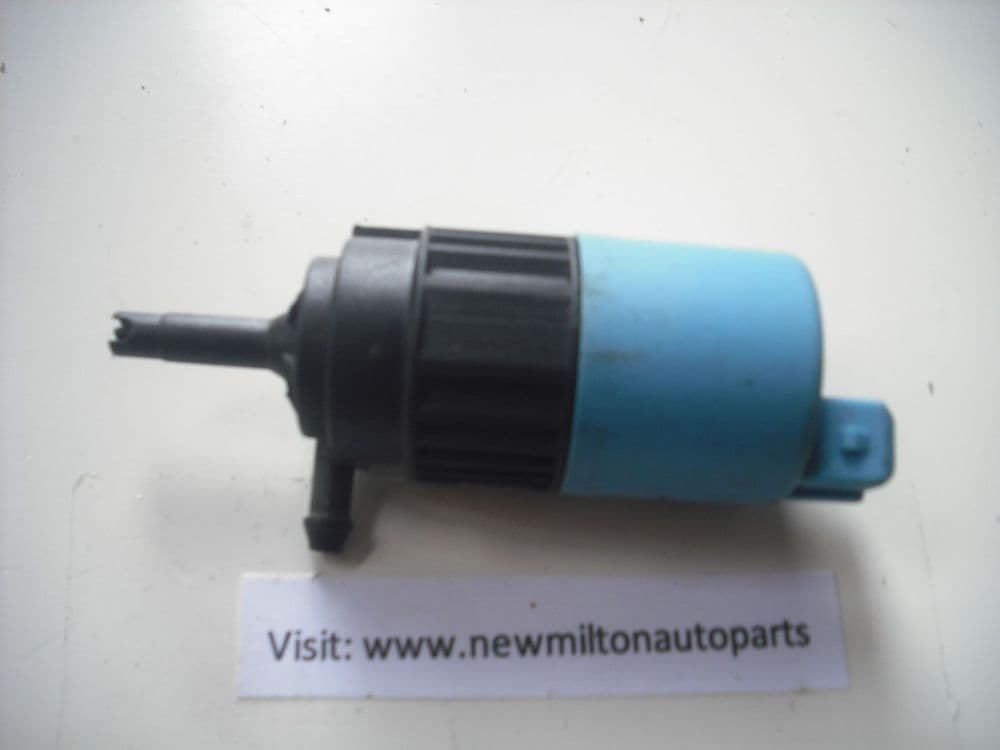 VOLVO V40 WINDOW WINDSCREEN WASHER PUMP BLUE VERSION