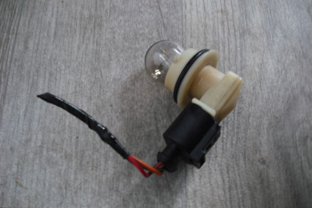 VW VOLKSWAGEN BEETLE REAR LIGHT BULB HOLDER DRIVING AND BRAKE LIGHTS