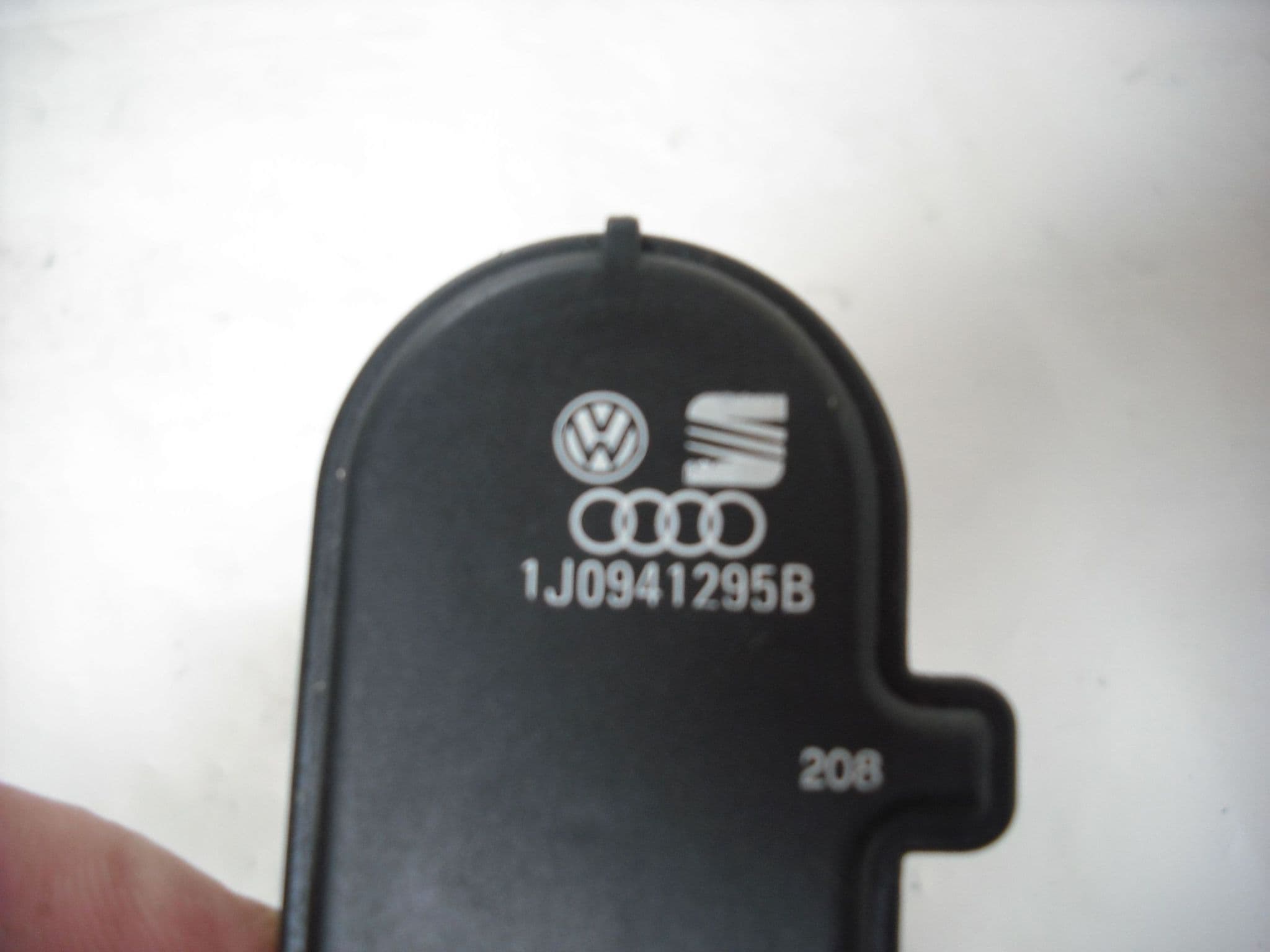 VW VOLKSWAGEN GOLF MK4 HEADLIGHT HEADLAMP HEIGHT LEVEL ADJUSTMENT MOTOR ...