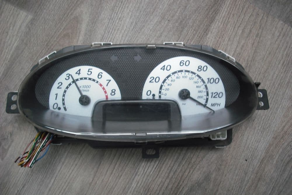 YA0 838800-52310 TOYOTA YARIS VVTI SPORT MK1 INSTRUMENT CLUSTER ...