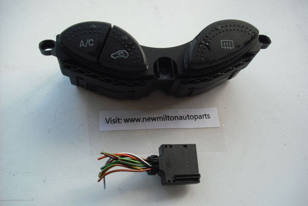 YS4T19A945BA FORD FOCUS MK1 REAR WINDOW DEMISTER A/C AND CLIMATE ...
