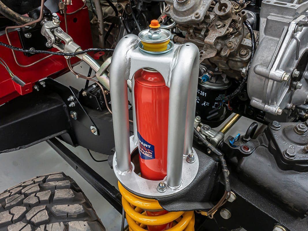 Defender Single Shock Turrets Front Pair Standard Height DA6323