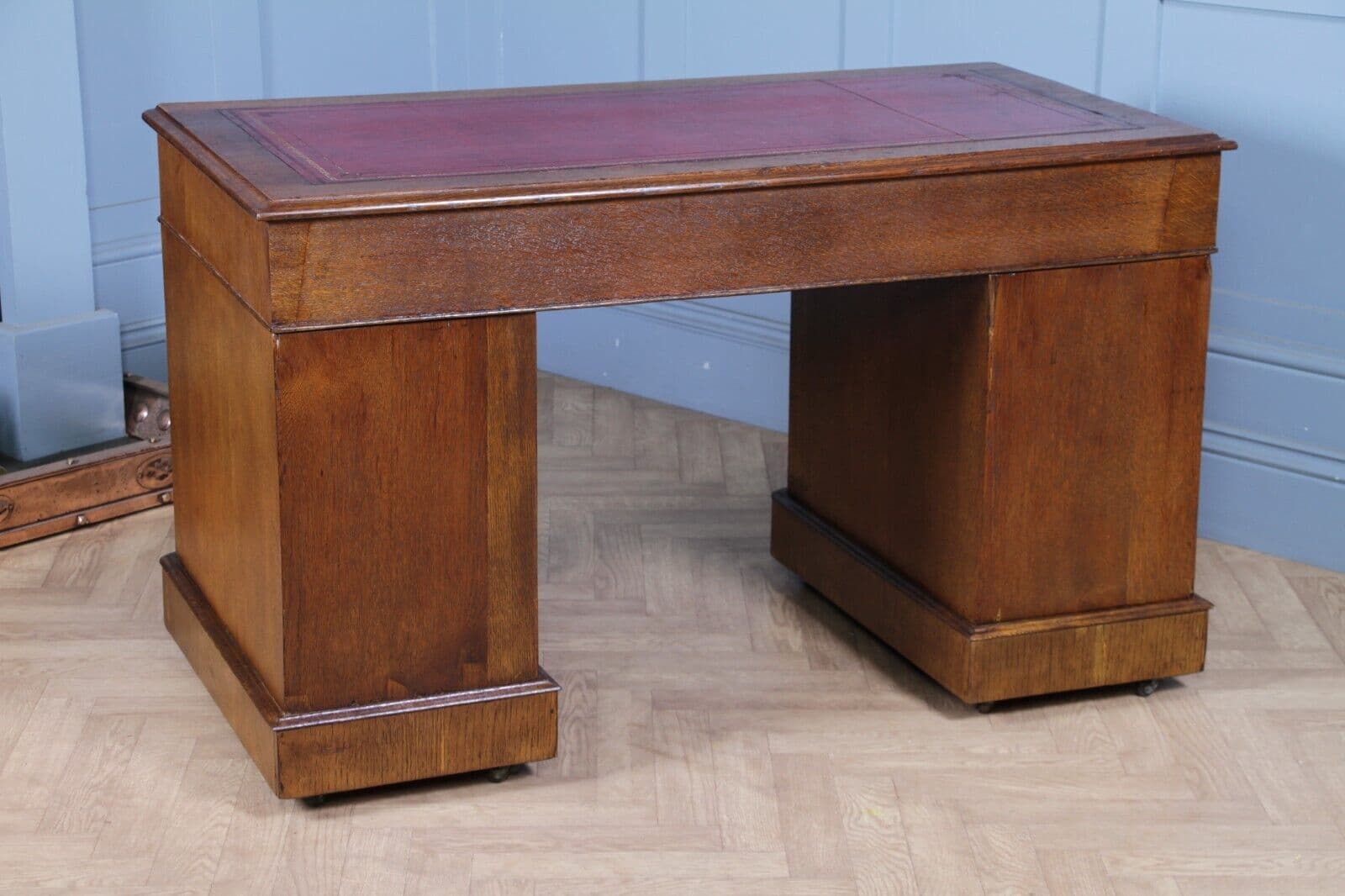 Antique Victorian Medium Oak 9 Drawer Twin Pedestal Leather Top Writing ...