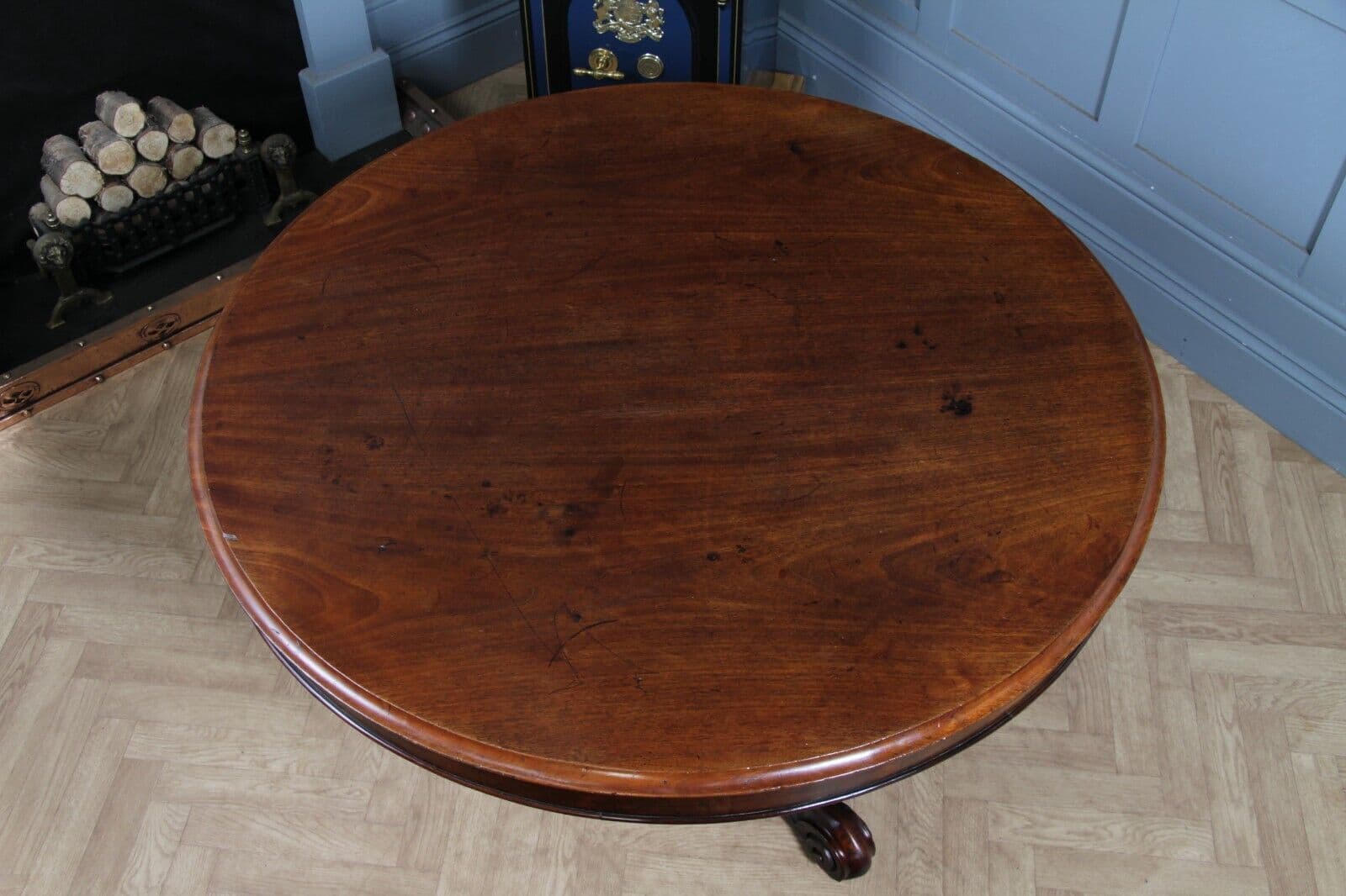 Antique Victorian Solid Mahogany Carved Tilt Top Round Breakfast Dining Table