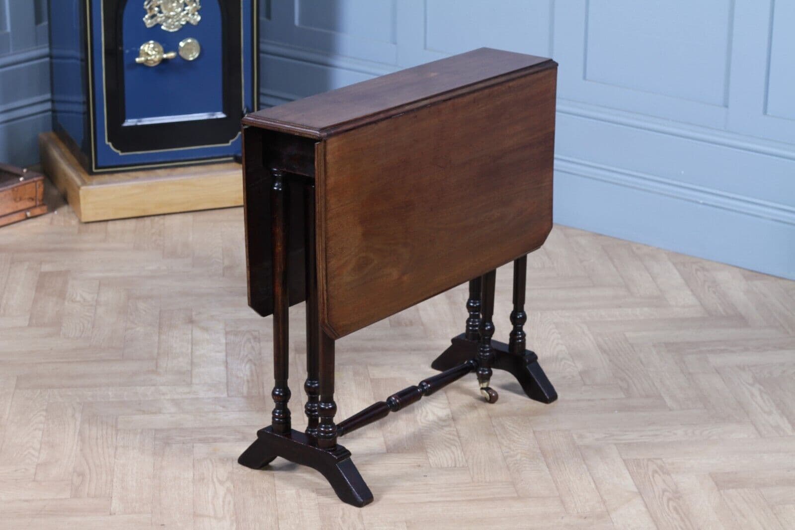 Edwardian Solid Mahogany Small Drop Leaf Sutherland Occasional Table C1890