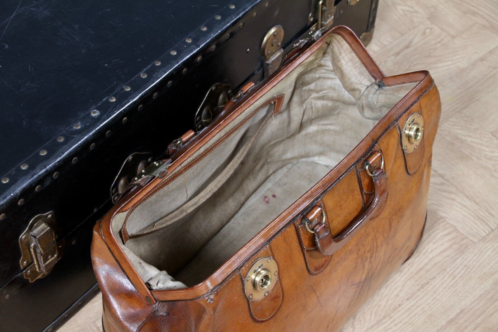 Vintage 1930s Norris Luggage of England Leather Gladstone Lockable ...