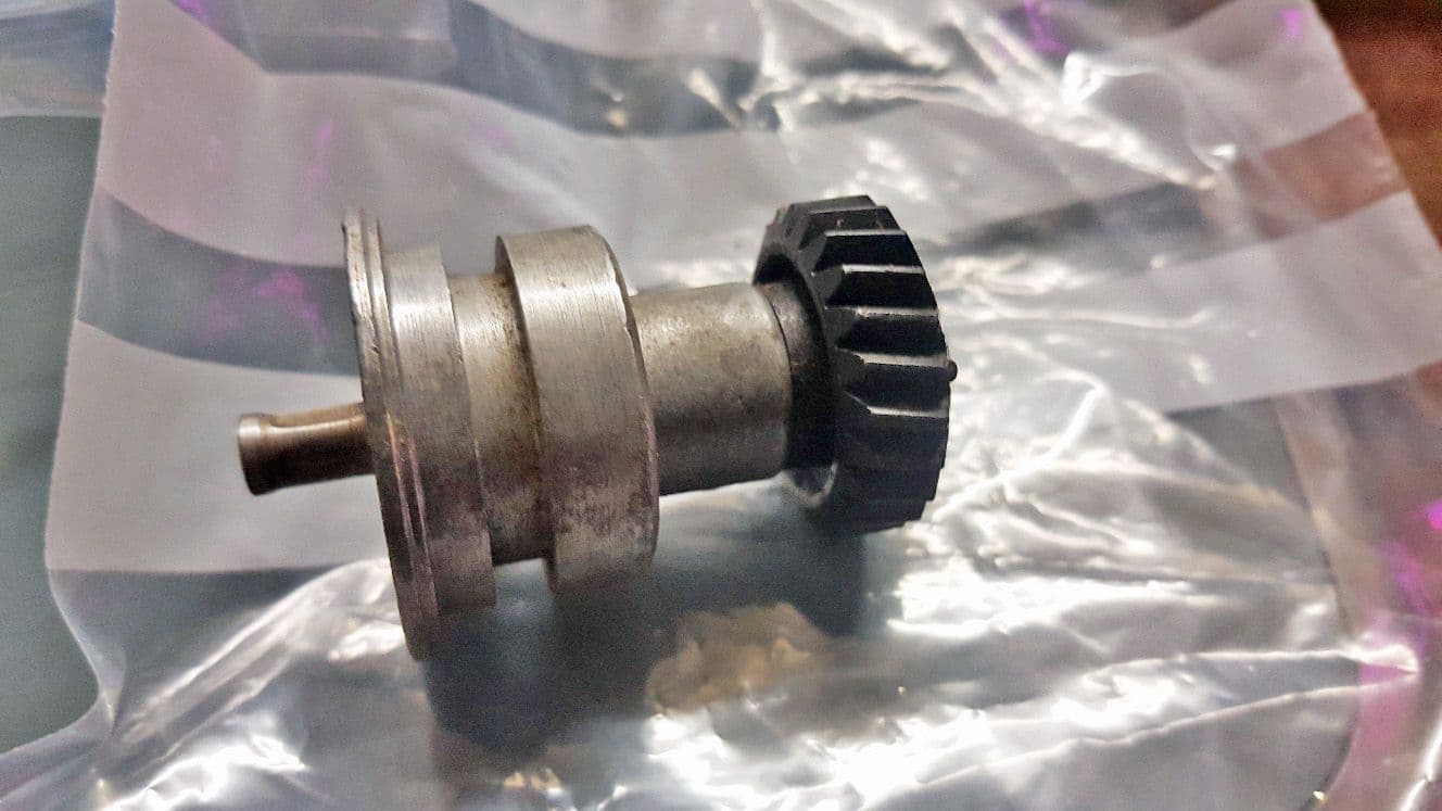 New Genuine 23 tooth Speedometer Gear & Housing Mk1 Cortina GT/Lotus