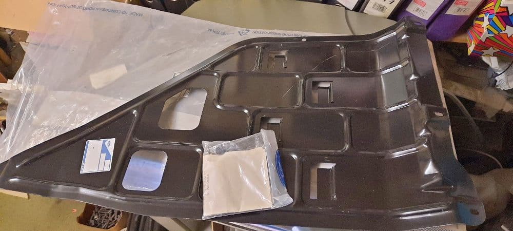 New Genuine Oil Pan Shield Kit Mk5 Escort 1 8 Diesel 5023506