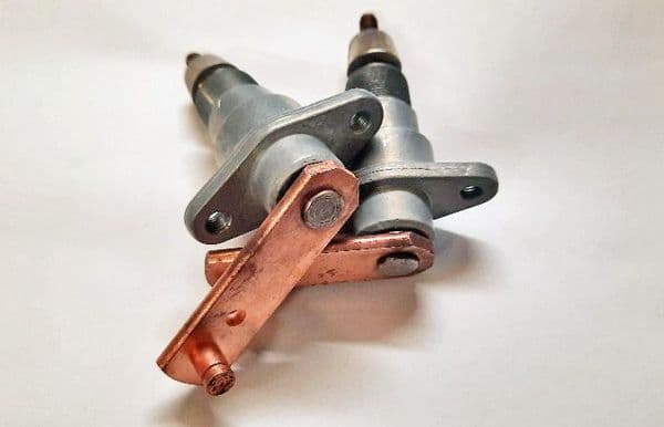 Pair New Genuine Windscreen Wiper Spindles Mk1 Transit