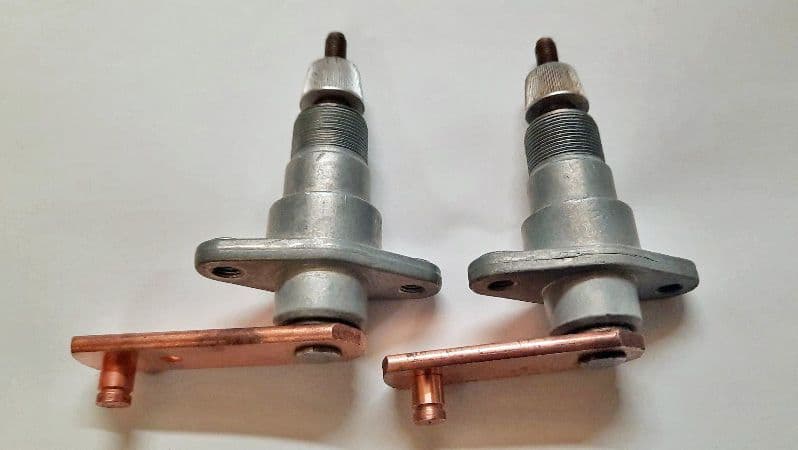 Pair New Genuine Windscreen Wiper Spindles Mk1 Transit