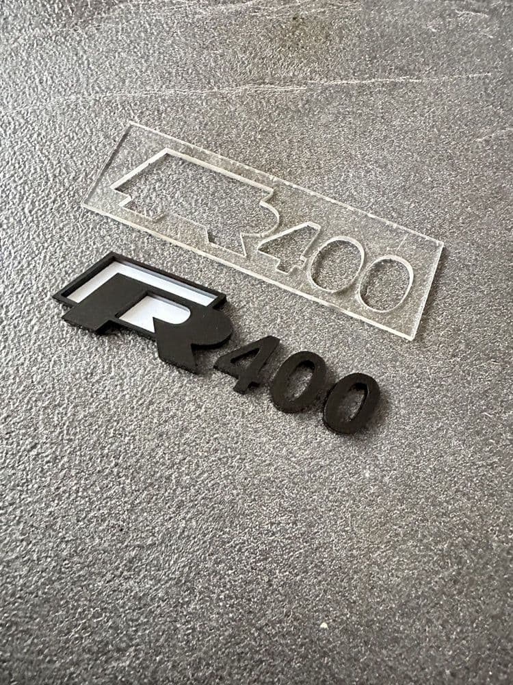 R TUNING BADGE WITH JIG