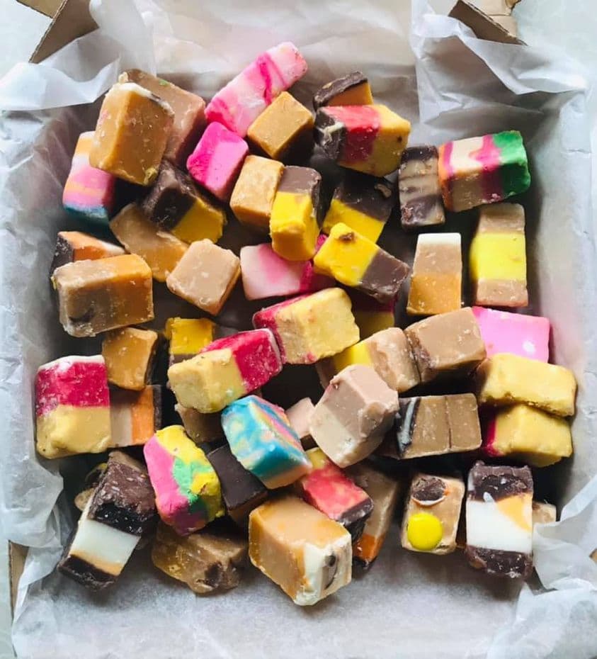 1kg Assorted Fudge Box